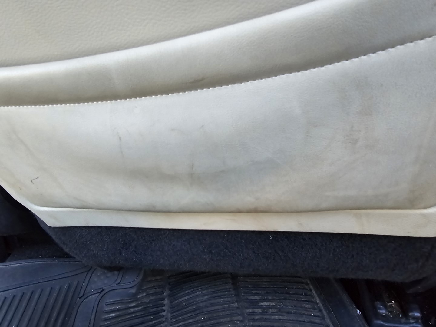 The Best Car Odor Removal Specialists in Montgomery County - BeyondShowroom